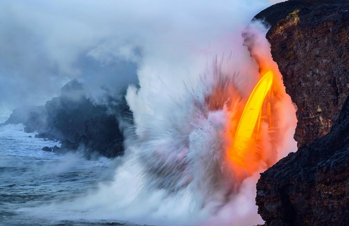 Brave Photographer Clicks Incredible Pictures Of Exploding Volcano From ...