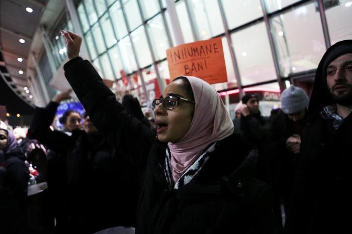 Showdown Begins: Hundreds Gather Spontaneously Outside New York's JFK ...