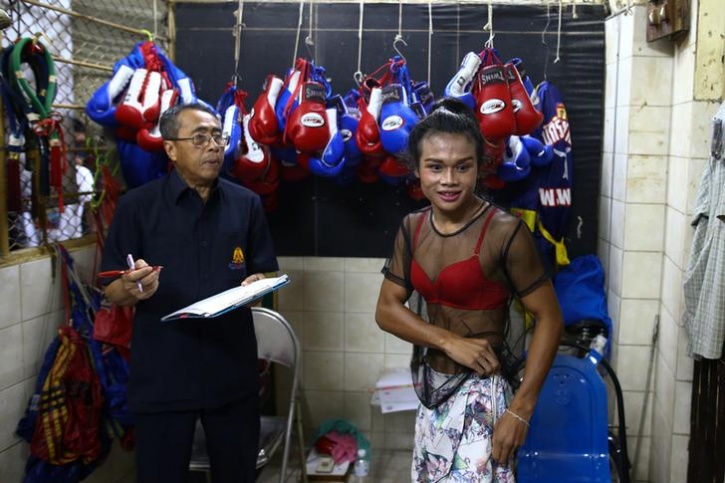 These 22 Images Clearly Illustrate A Transgender Boxer's Fight For ...