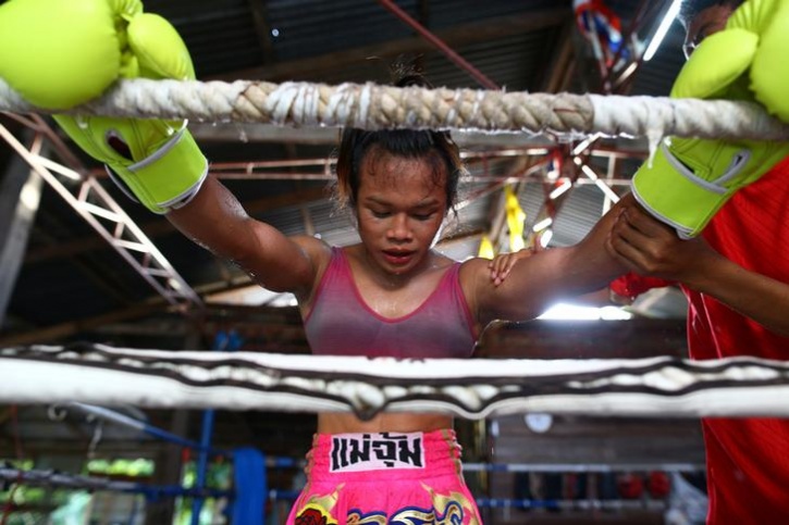 These 22 Images Clearly Illustrate A Transgender Boxer's Fight For ...