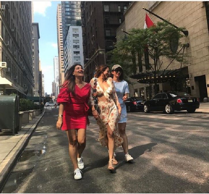 Malaika Arora Shows How It's Done, Gives IIFA A Miss & Chills In New ...