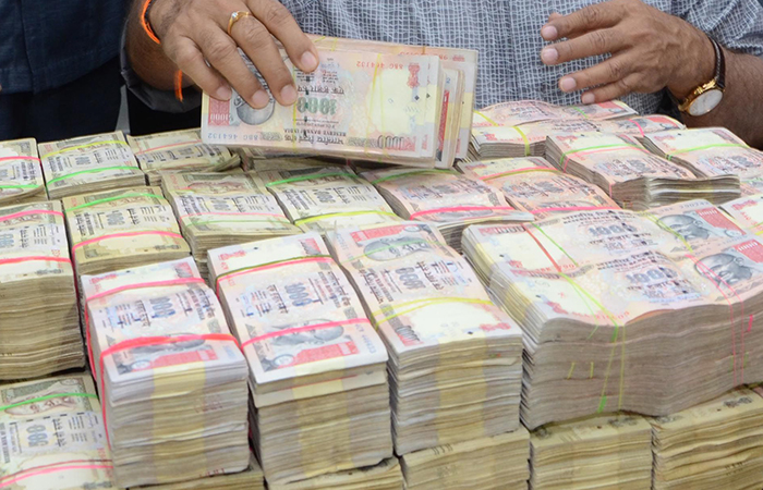 Govt Allows Banks To Exchange Old Notes At RBI Till July 20. But What ...