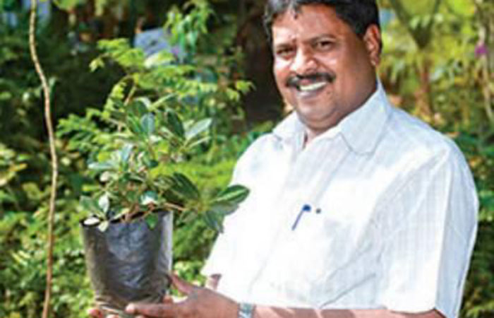 This Chennai Bus Conductor Has Planted 38,000 Trees And His Story Is ...
