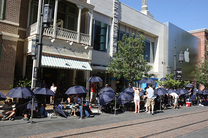 The Very First iPhone Went On Sale On This Day Exactly 10 Years Ago ...