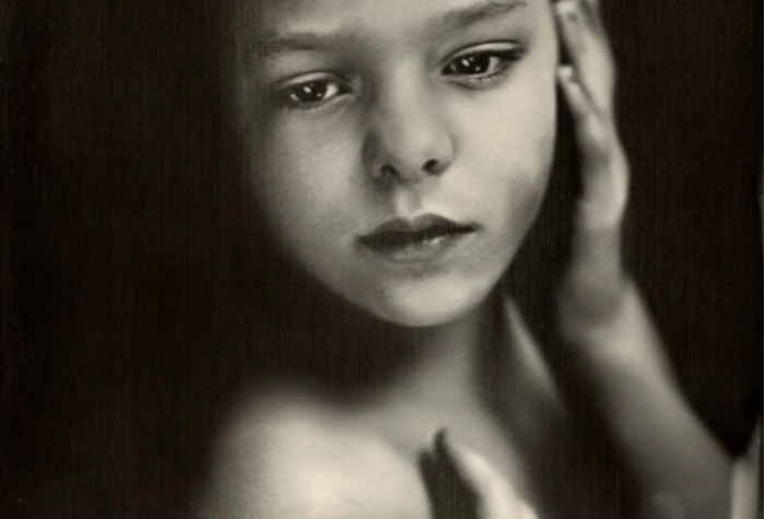 Artist Uses Centuries-Old Photography Technique To Create Pictures That ...