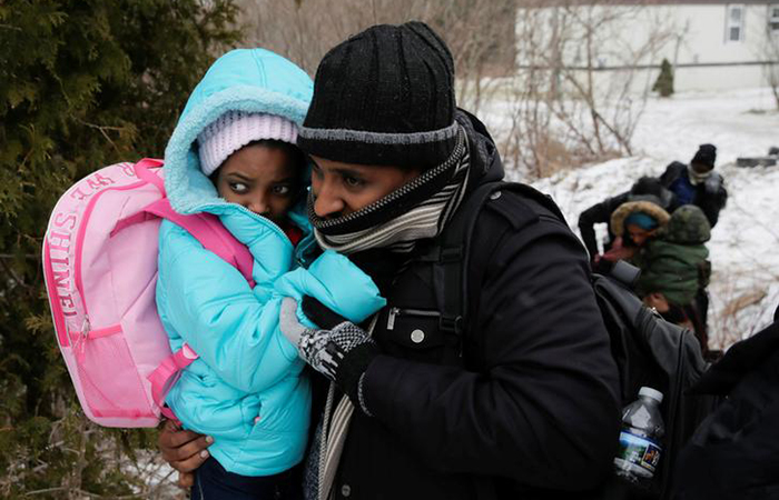 27 Photos That Show How Refugees Are Going To Extremely Cold Canada ...