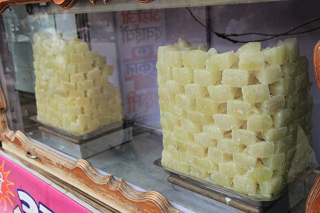 10 Food Items You Must Try If You're Travelling With Indian Railways