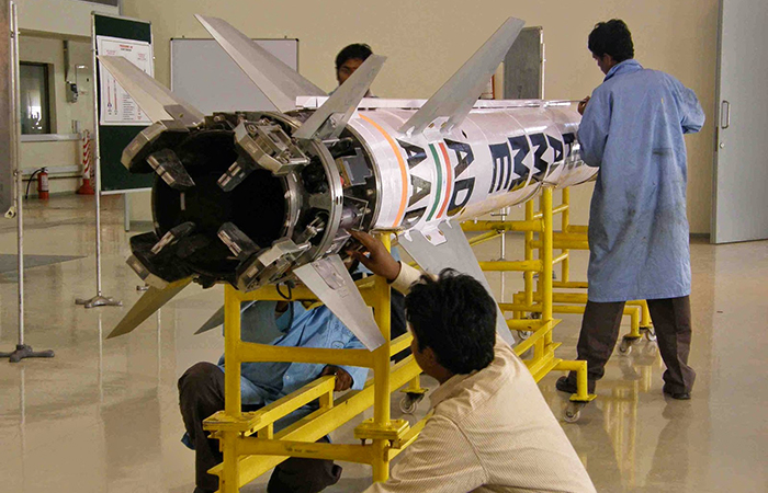 India Tests Advanced Air Defence Missile That Can Shoot Down Incoming ...