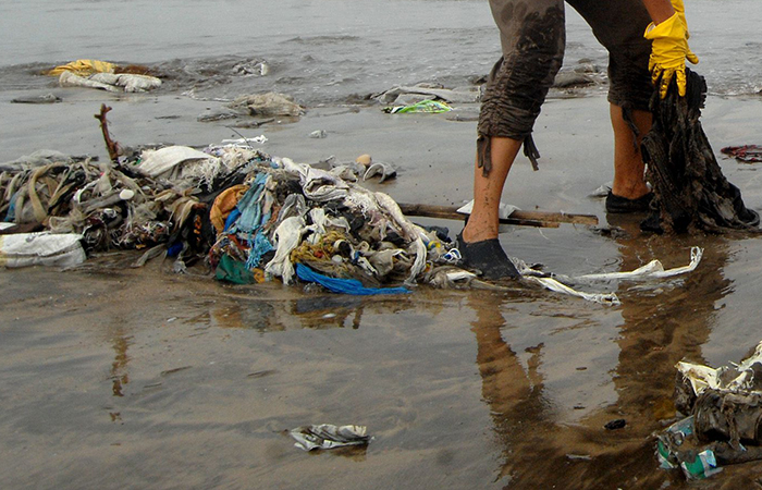 Mumbai Is Killing Its Coastline By Dumping 2,100 Million Litres Of ...