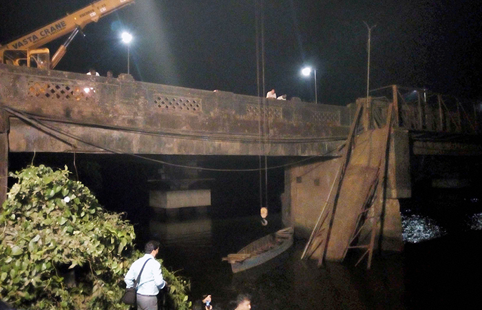 At Least Two Dead, Around 30 Missing After Portuguese Era Bridge ...