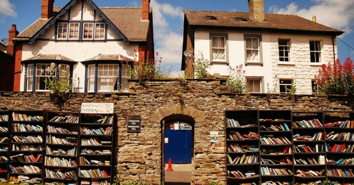 With More Than 2 Crore Books And 25 Unique Reader Spots, Maharashtra ...