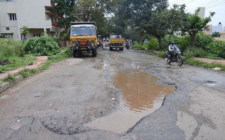 Six People Are Killed Due To Deadly Potholes On India Roads Everyday