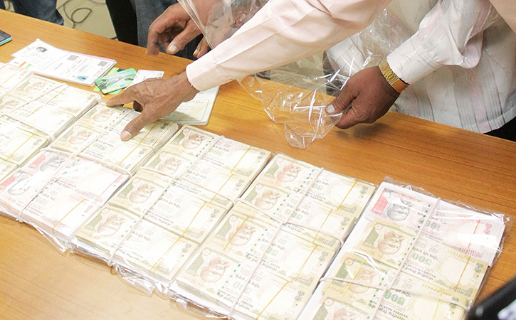 RBI Says It No Idea About How Much Black Money And Fake Currency Is ...