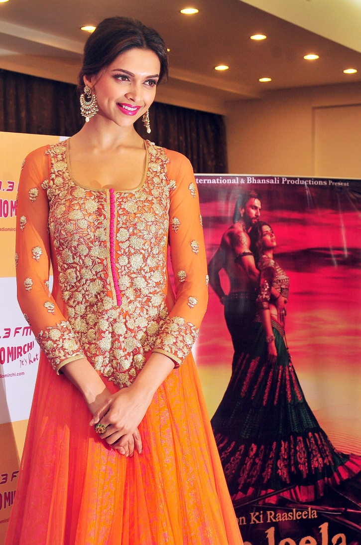 Deepika Padukone's Dedication For Traditional Ghoomar Dance In ...