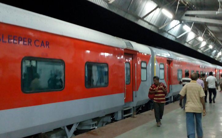On Its First Journey, The 'Faster' Delhi-Mumbai Rajdhani Express Runs ...