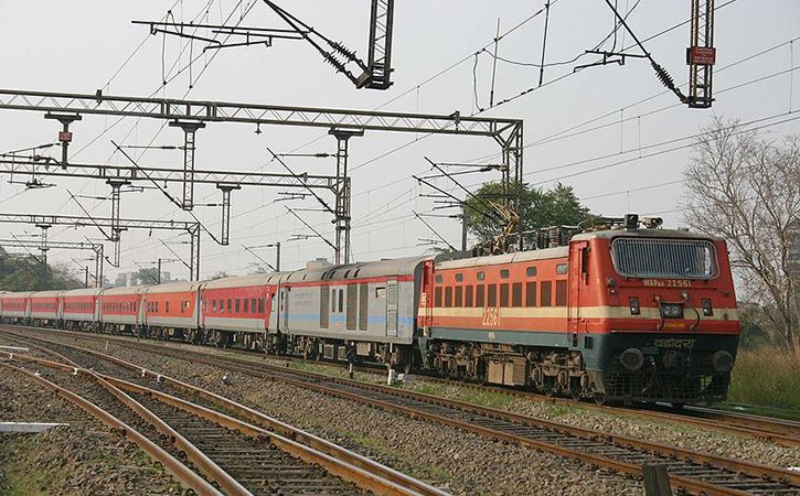 On Its First Journey, The 'Faster' Delhi-Mumbai Rajdhani Express Runs ...