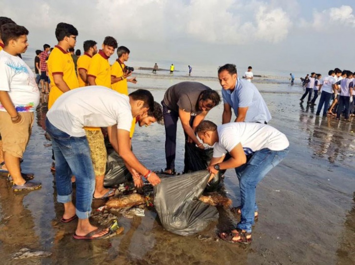 14 Images Show How Mumbaikars Cleaned Up Beaches A Day After Ganapati ...