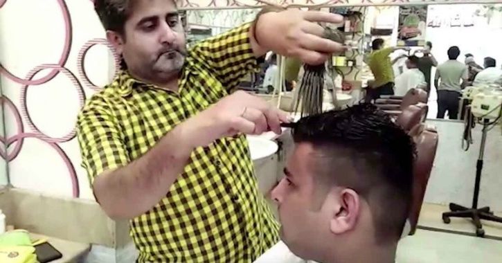 This Pakistani Barber Can Cut & Style Your Hair With 15 Pairs of ...