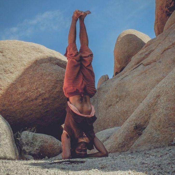 7 Yoga Poses That Can Naturally Help Keep You Warm And Fight The Cold