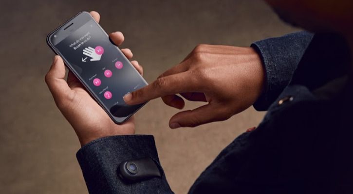 This Smart Jacket Can Let You Control Your Phone And Even Remind You ...