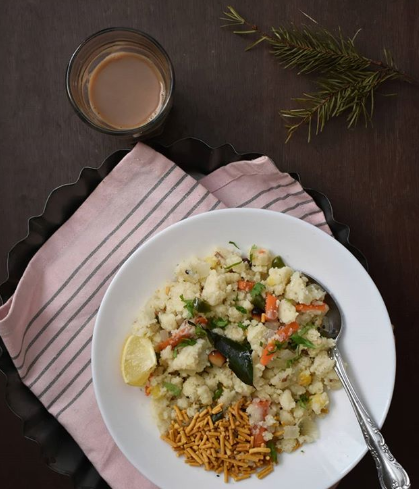 Just 13 Visually Appetizing Pictures Of Chai & Desi Breakfast Combinations!