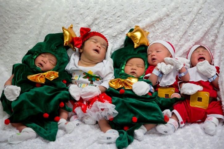Cuteness Overload! These Seven Pictures Of New Born Santa Are The Best ...