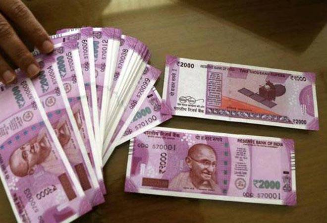 Fake Notes Of Rs 2,000 Printed In Pakistan Are Snaking Into India & You ...