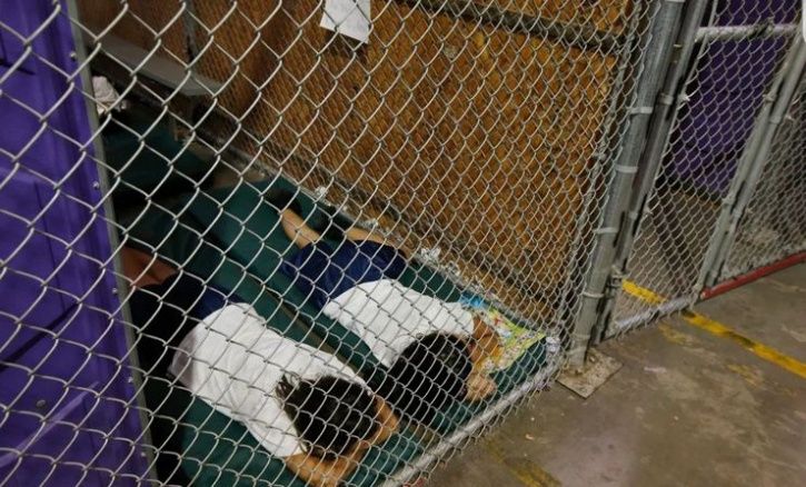 12 Images Showing Immigrant Kids Being Separated From Their Parents In ...