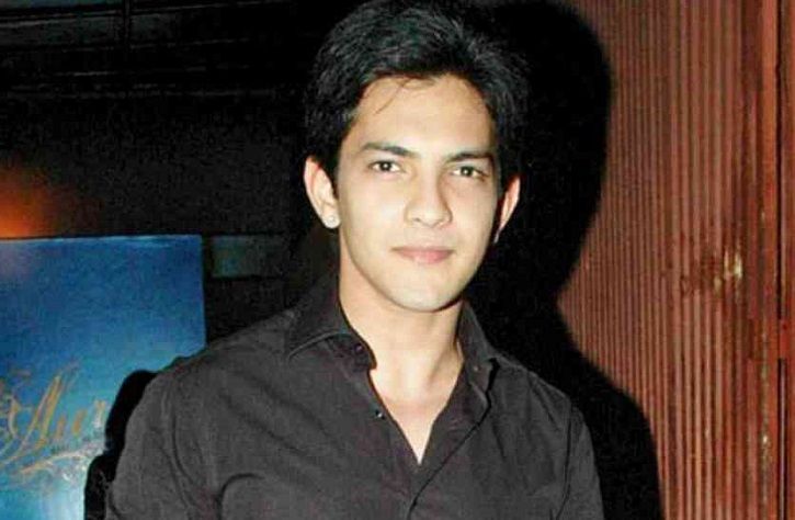 Udit Narayan's Son Aditya Rams Car Into Auto Rickshaw And Injures Two ... Udit Narayan's Son Aditya Rams Car Into Auto Rickshaw And Injures Two ...