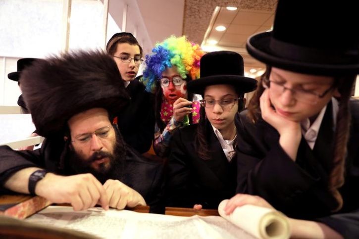 13 Images Show How The Jewish People Celebrated The Festival Of Purim