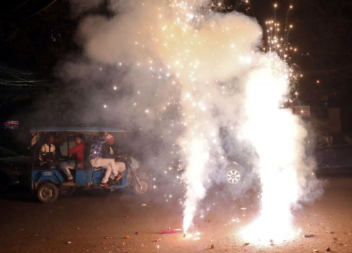 Suicidal Delhiites Defy Restriction On Fire Crackers On Diwali, Wake Up ...