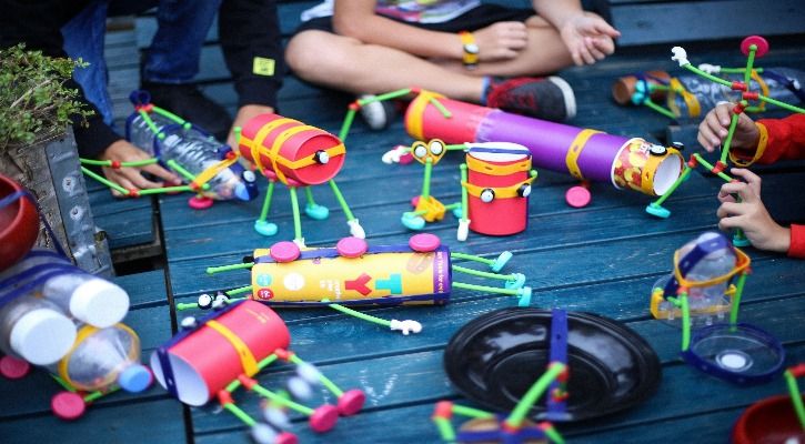 Help Your Kids Turn Plastic Trash Into Toys, With This Smart Maker Kit ...