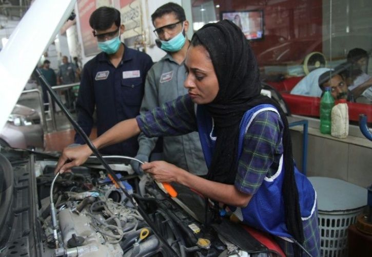 This 24-Year-Old Female Mechanic In Pakistan Is Shattering Patriarchy, One Car At A Time