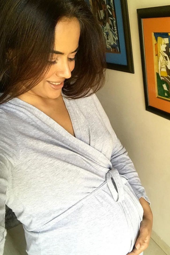 I Fell Apart And Suffered Depression, Says Bollywood Actress Sameera ...