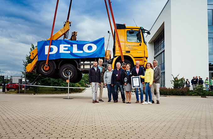 It's German! 3 Grams Of Super Strong Glue Lifts 17-Tonne Truck ...