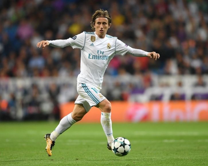 Luka Modric Stopped Lionel Messi From Scoring By Pulling Him Down And ...