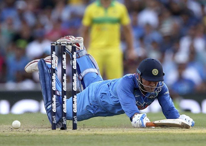 Here's The Secret Of MS Dhoni's Success Down Under - A Modification To ...