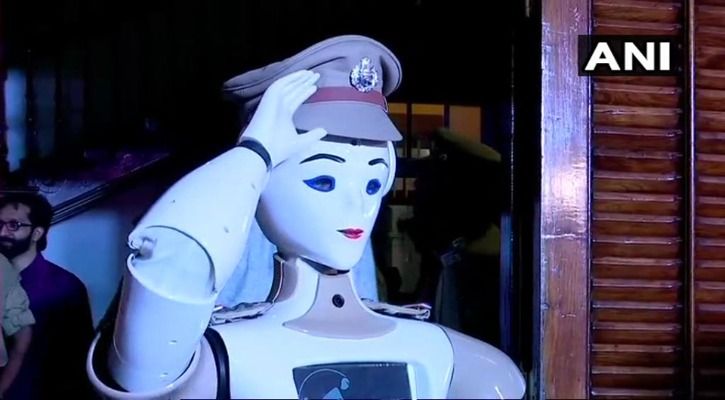 Meet KP-BOT, Kerala Police & India's 1st "Female" Robot To Interact ...