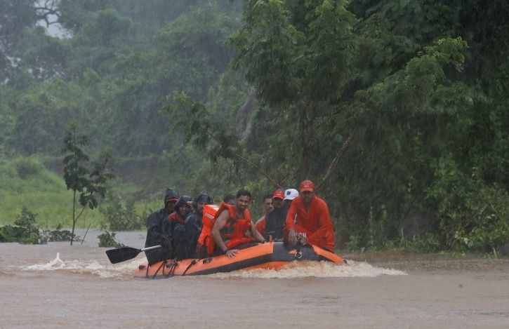 Here Is How A Joint Operation By NDRF, Navy, Air Force, Army, And Railways Rescued 1050 ...