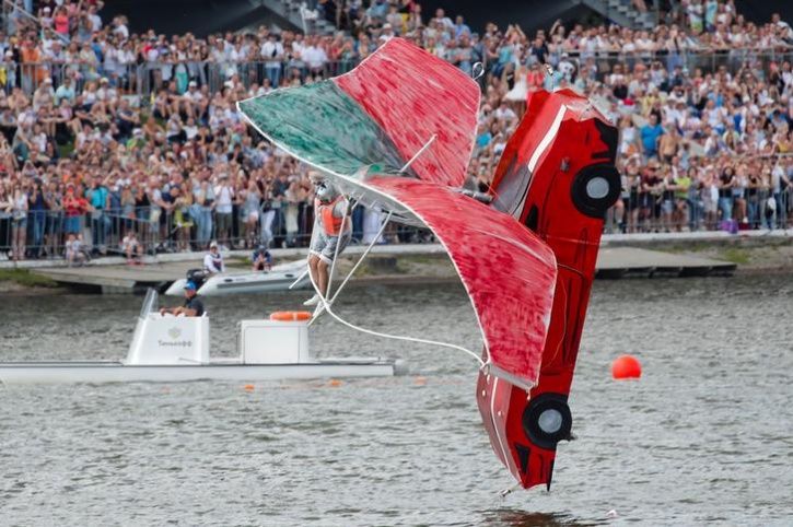 13 Pictures Of People Crashing Their Homemade Human Powered Flying Machines
