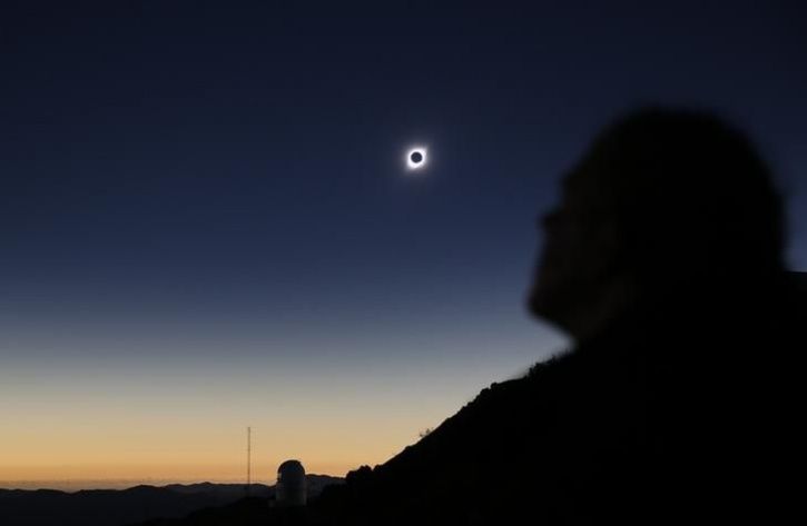 18 Pictures Of Solar Eclipse 2019 Around The World When The Moon Cast ...