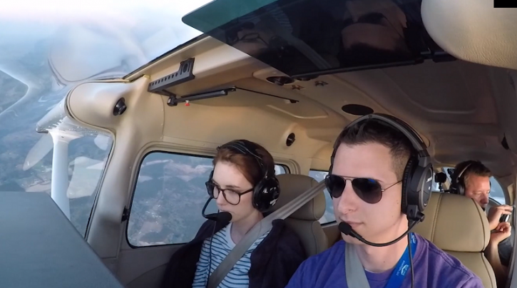 Love In The Air: Pilot Scares His Girlfriend With Emergency Landing ...