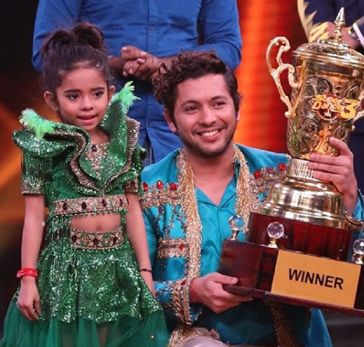 Shilpa Shetty Kisses Super Dancer 3 Winner Rupasa’s Feet, Says She ...