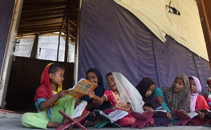 18 Heartbreaking Pictures Of Refugees Around The World Who Fled Their ...