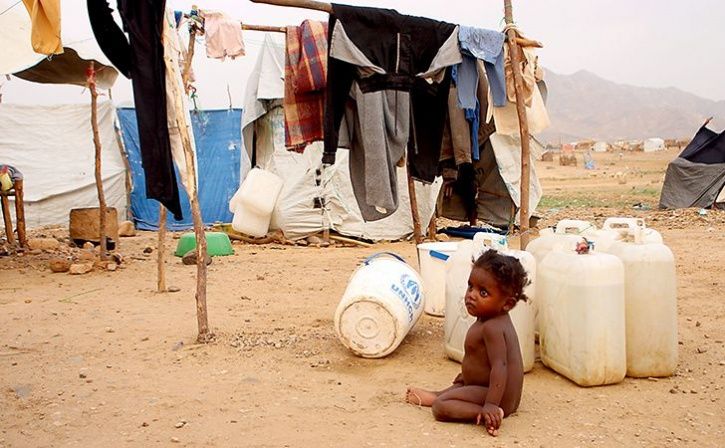 18 Heartbreaking Pictures Of Refugees Around The World Who Fled Their ...