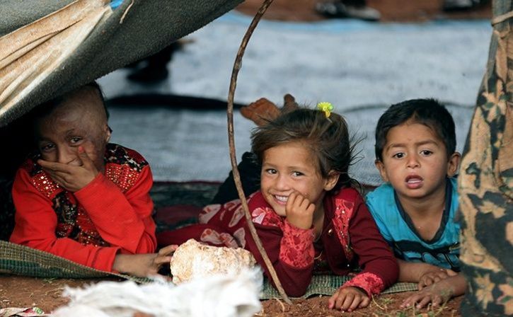 18 Heartbreaking Pictures Of Refugees Around The World Who Fled Their ...