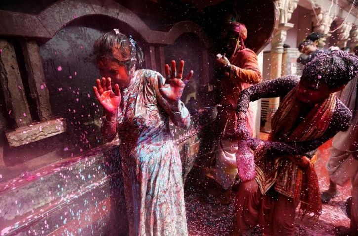Here Are 13 Images That Show Why Barsana's Colorful 'Lathmar Holi' Is ...