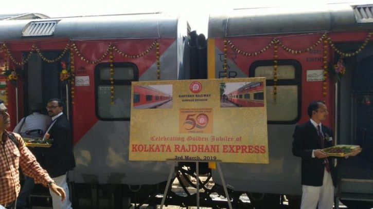 Passengers Pampered As India's Original High-Speed Train Rajdhani ...