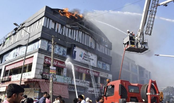 Eyewitnesses Claim Fire Brigade Came Late As Surat Building Fire Death ...