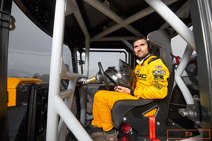 Guy Martin Just Broke The World Record For Driving A JCB Tractor At 217 ...